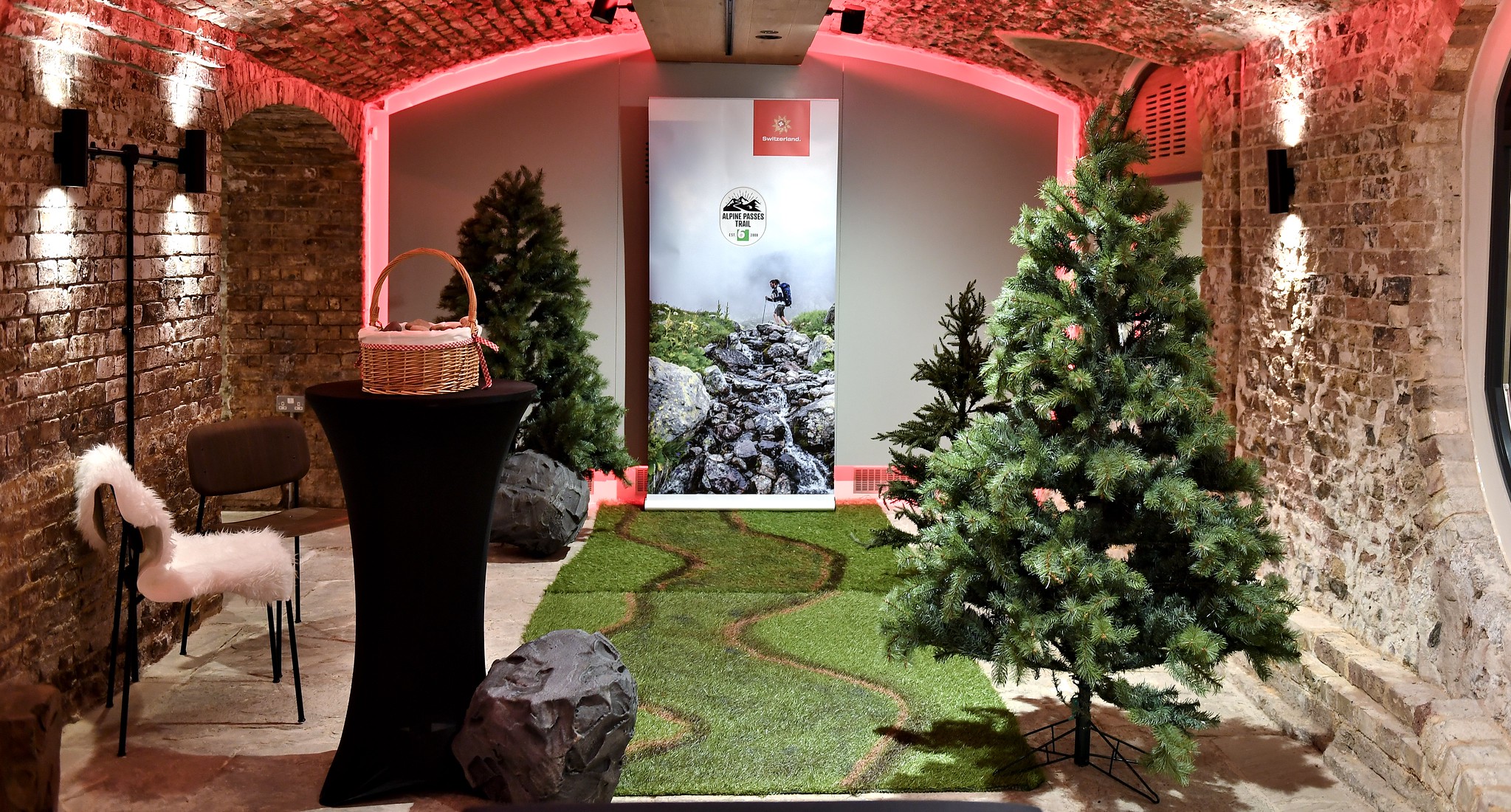 11 great tips for organising your Christmas party ensuring everyone has fun