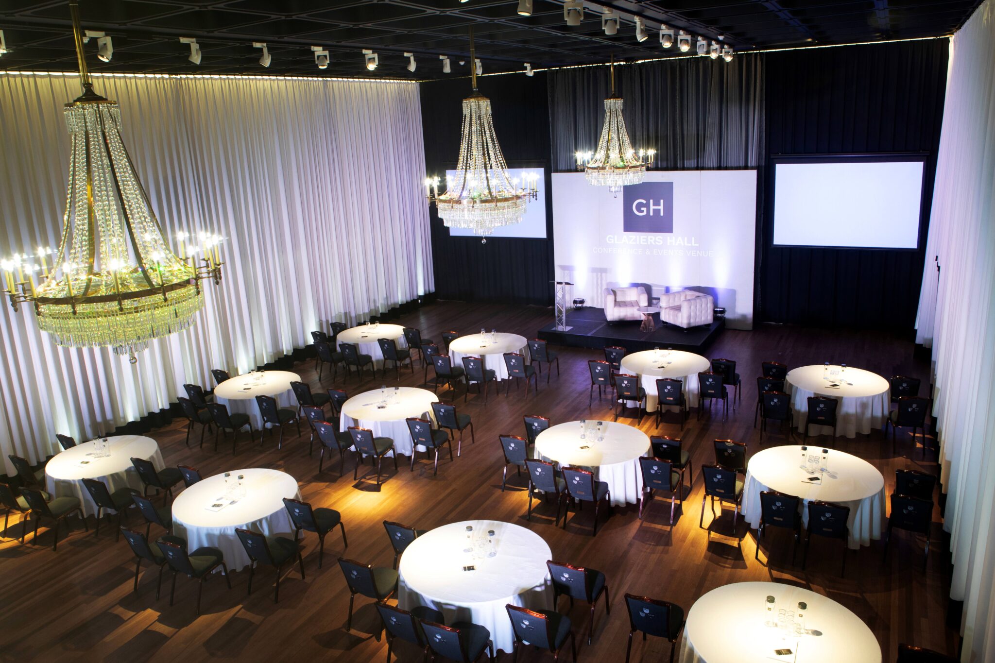 Choosing the right room set up for corporate events - Glaziers Hall